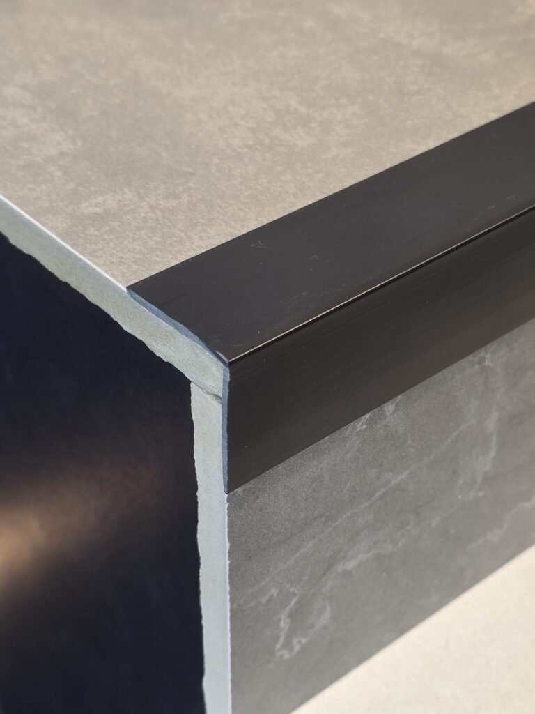 PVC L-Angle Profiles Black - Snowden World